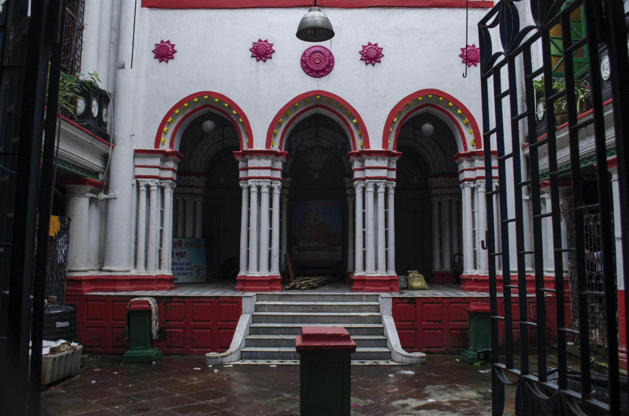 Crumbling Rajbari | Kolkata Travel Guide | Solitary Traveller